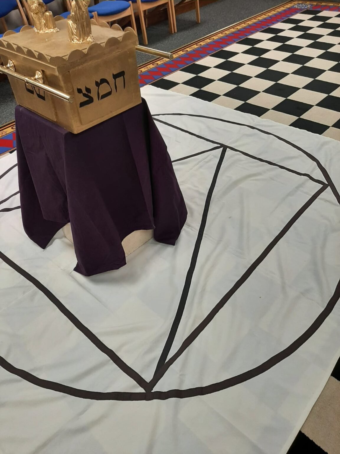 Floor Cloth - Cheshire Regalia